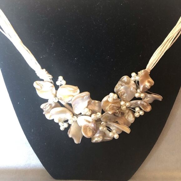 no name | Jewelry | Plumeriaflowershelltannecklace | Poshmark